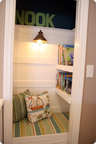 How to turn a closet into a cozy book nook from Thrifty Decor Chick
